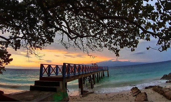 Pantai Liang Ambon | Pantai Nan Elok di Maluku
