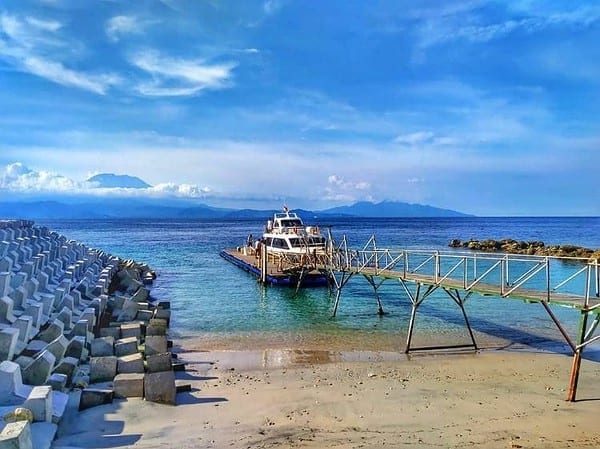 Pantai Tembeling Nusa Penida, Pantai dengan Kolam Mata Air Alami